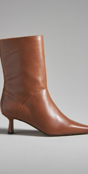Maeve - Kitten-Heel Barrel Boots