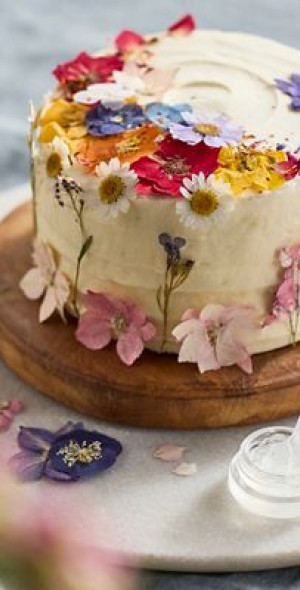 Terrain - Edible Flower Cake Decorating Kit