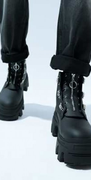 ASOS DESIGN - chunky lace-up boots in black with silver monogram detail