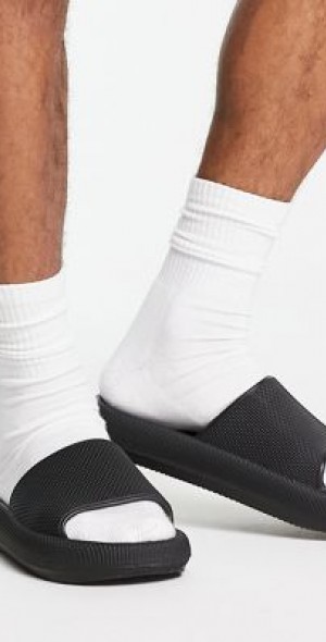 ASOS DESIGN - sliders in black with texture