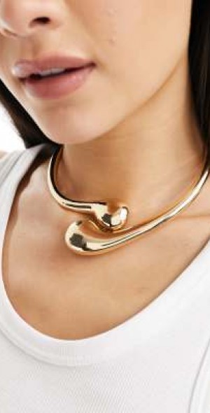 ASOS DESIGN - torque choker with interlocking teardrop design in gold tone