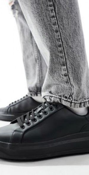 Bershka - chunky sole contrast back tab sneakers in black