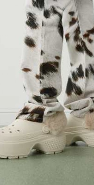 Crocs - Unisex Stomp lined clogs in stucco-Neutral