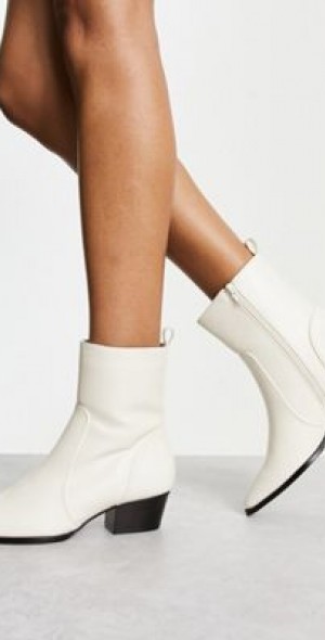 Glamorous - ankle western boots in cream-White