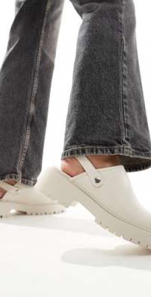 London Rebel - cleated sole clogs in cream-White