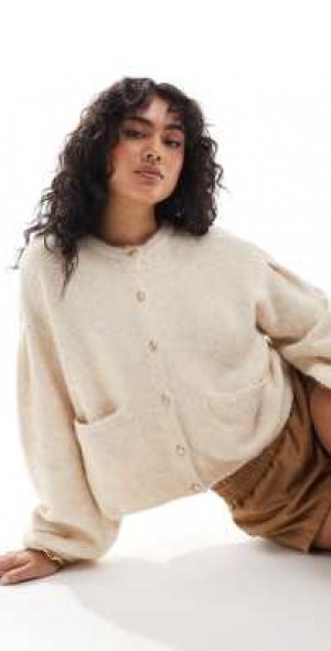 Object - slouchy cardigan with gold buttons in cream-White