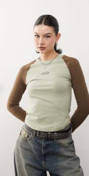 Reclaimed Vintage - raglan detail top-Green