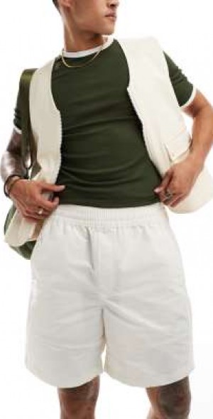 The North Face - Easy Wind shorts in cream-White