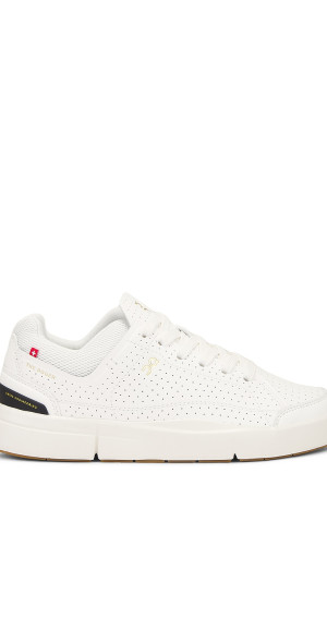 On - The Roger Centre Court Sneaker