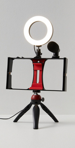 Free People - Content Creator Portable Studio Kit