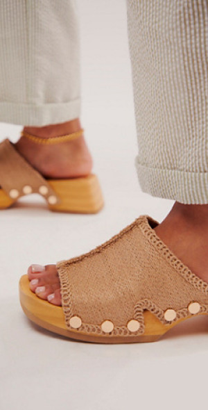 Kelsi Dagger - June Clogs