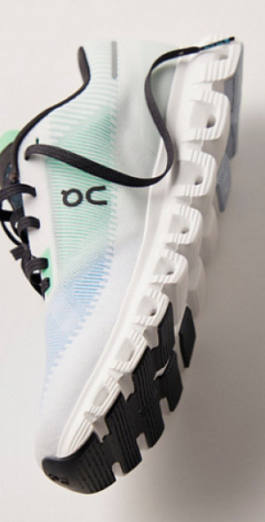 On - Cloud 6 Push Sneakers