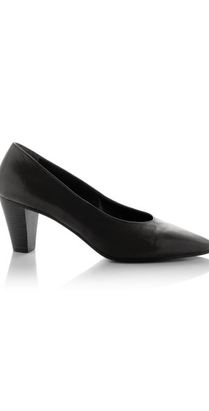The Row - - Charlotte Leather Pumps - Black - IT 37 - Moda Operandi