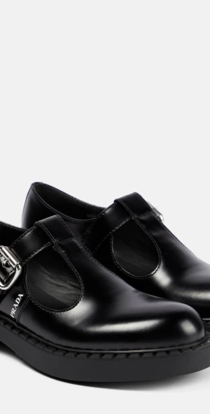 Prada - Leather flats