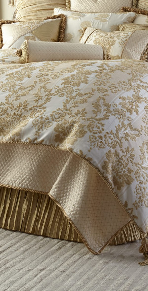 Austin Horn Collection - Antoinette Chenille Comforter, King
