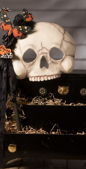 Bethany Lowe - Moth Masquerade Mask