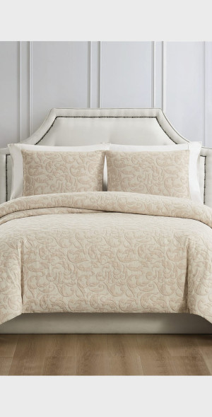 Charisma - Regan Matelasse 3-Piece Comforter Set, King