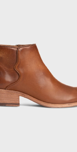Frye - Carson Leather Piping Ankle Booties