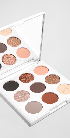 Madluvv - Mineral Vault Eyeshadow Palette