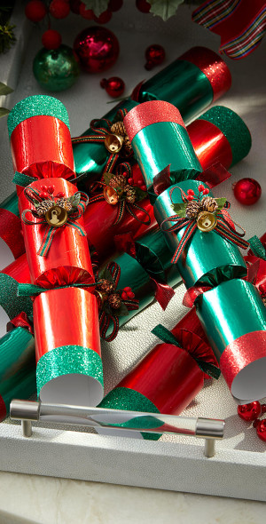 Robin Reed - Two-Tone Bell Trim Christmas Crackers, Set of 6