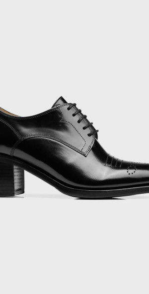 The Office of Angela Scott - Miss Button Midheel