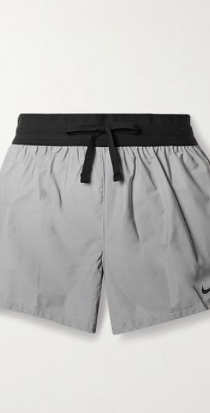 NIKE - Reflective shell shorts