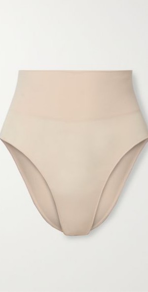 SKIMS - Core Control briefs - Sand