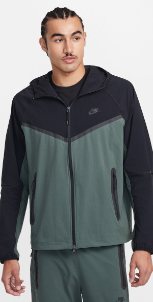 Nike - Men's Tech Woven Jacket in Green | HM7151-338