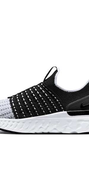 Nike - Women's React Phantom Run Flyknit 2 Road Running Shoes in Black ...