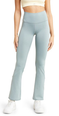 Alo - Women’s Activewear And Workout Apparel At The Cool Hour