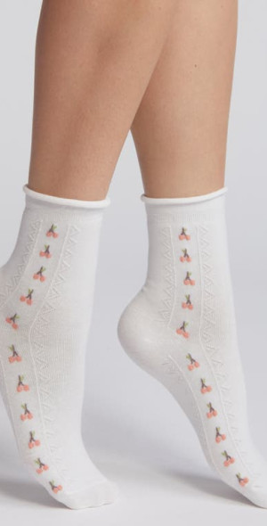 Casa Clara - Floral Embroidered Cotton Crew Socks in Cream Rose