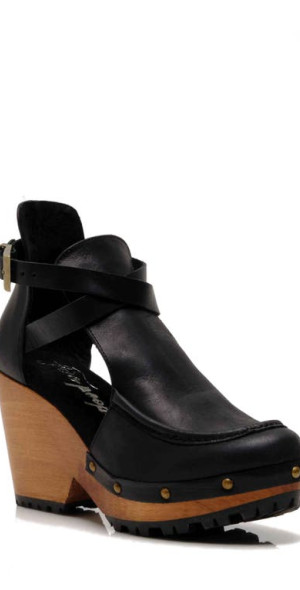 Free People - Salida Clog in Black Leather at Nordstrom