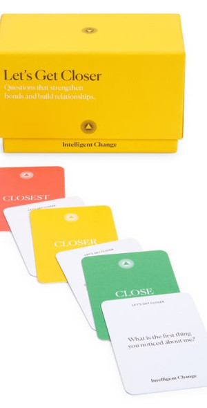 INTELLIGENT CHANGE - Let's Get Closer Card Game in Yellow