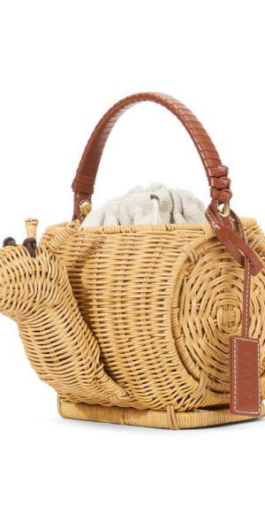 STAUD - Escargot Wicker Bucket Bag in Natural