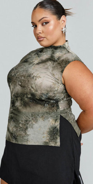 Princess Polly Curve - Nights All Alone High Neck Top Multi Curve