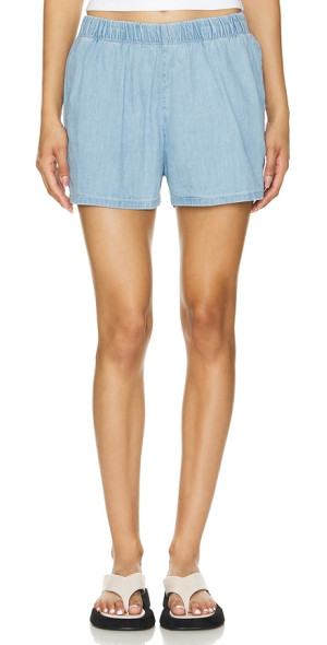 BEACH RIOT - Tia Short