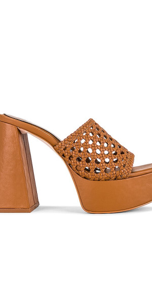 JLO Jennifer Lopez - x REVOLVE Lynda Mule