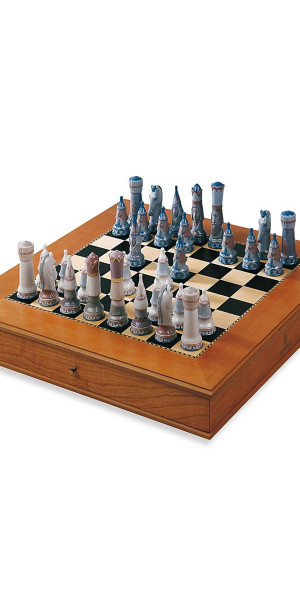 Lladro - Medieval Chess Set