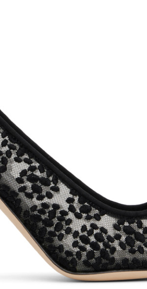 Manolo Blahnik - Black Capcour Heels