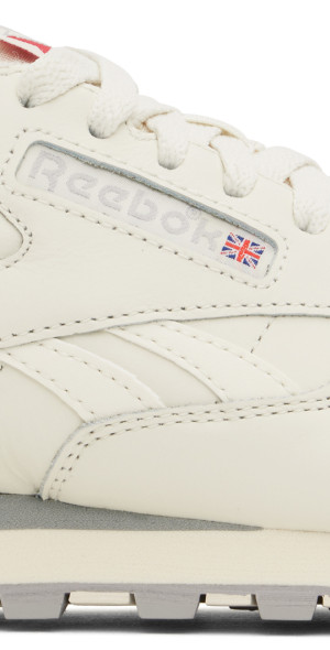 Reebok Classics - Off-White Classic Leather 1983 Vintage Sneakers