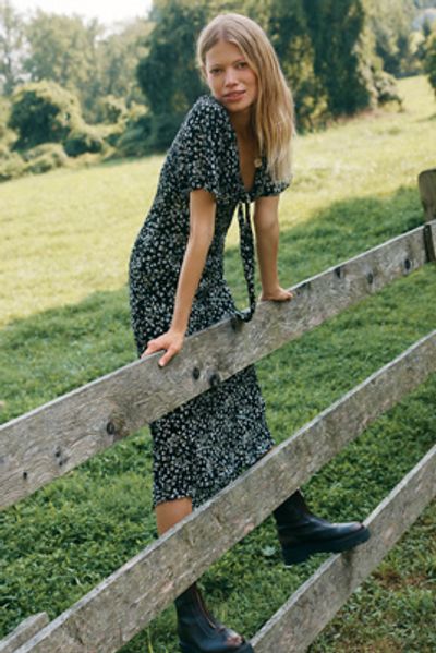 Reformation - Tyra Short-Sleeve V-Neck Midi Dress