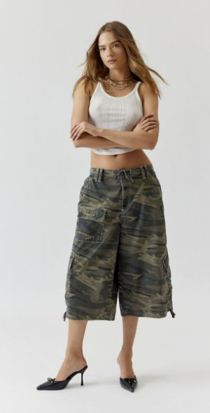 BDG - Detroit Baggy Cropped Cargo Pant, Women's at Urban Outfitters