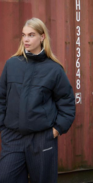 BDG - Nara Reversible Padded Jacket in Black, Women's at Urban Outfitters